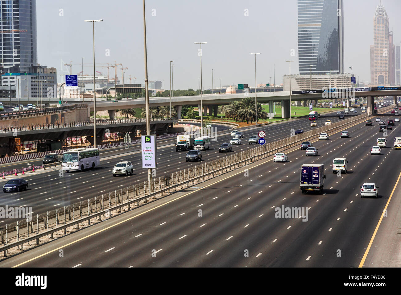 Luxury car on sheikh zayed hi-res stock photography and images - Alamy