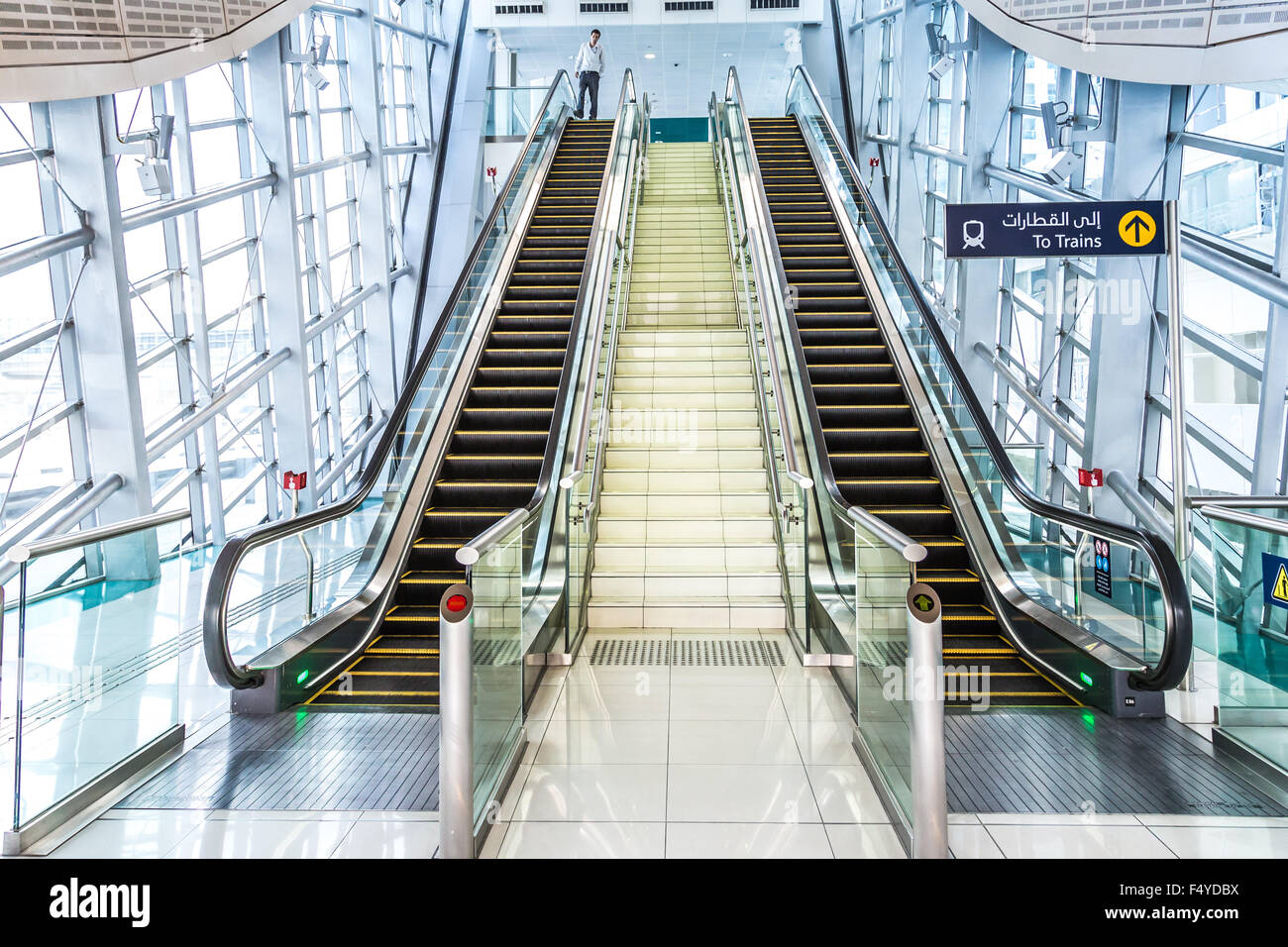 Automated Walkway Airport Stock Photos & Automated Walkway Airport ...