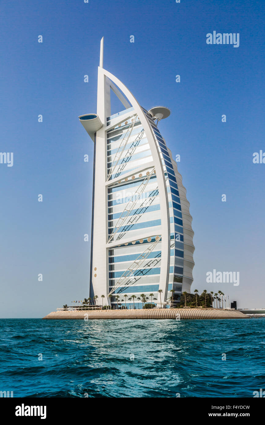 DUBAI, UAE - NOVEMBER 14 :The world's first seven stars luxury hotel ...
