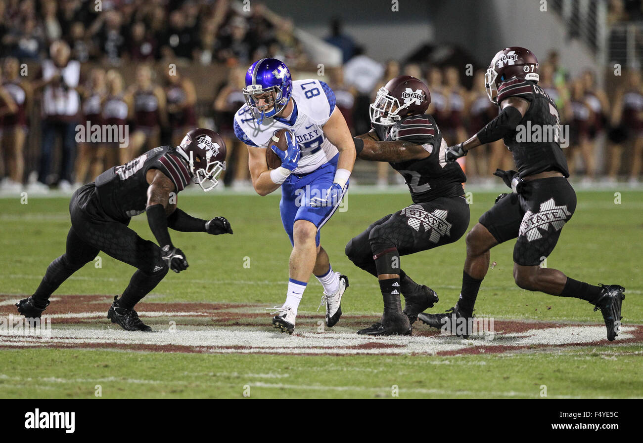 October 24, 2015: Kentucky tight end C.J. Conrad (87) catches a ball in ...