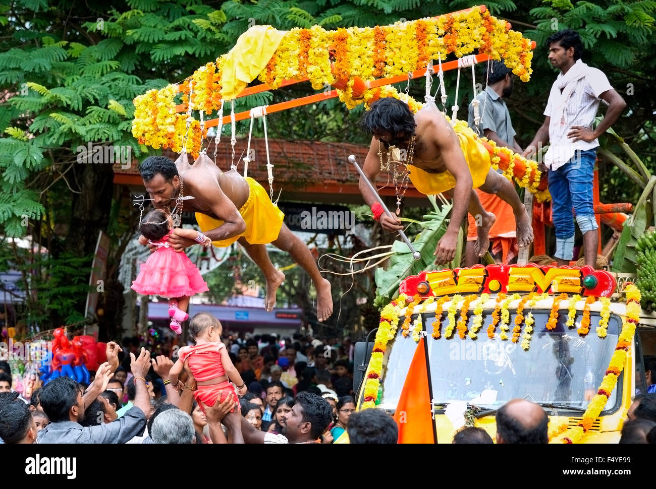 16 Kavadi Ideas Hindu Gods, Blue Trunks, Lord Murugan, 44% OFF