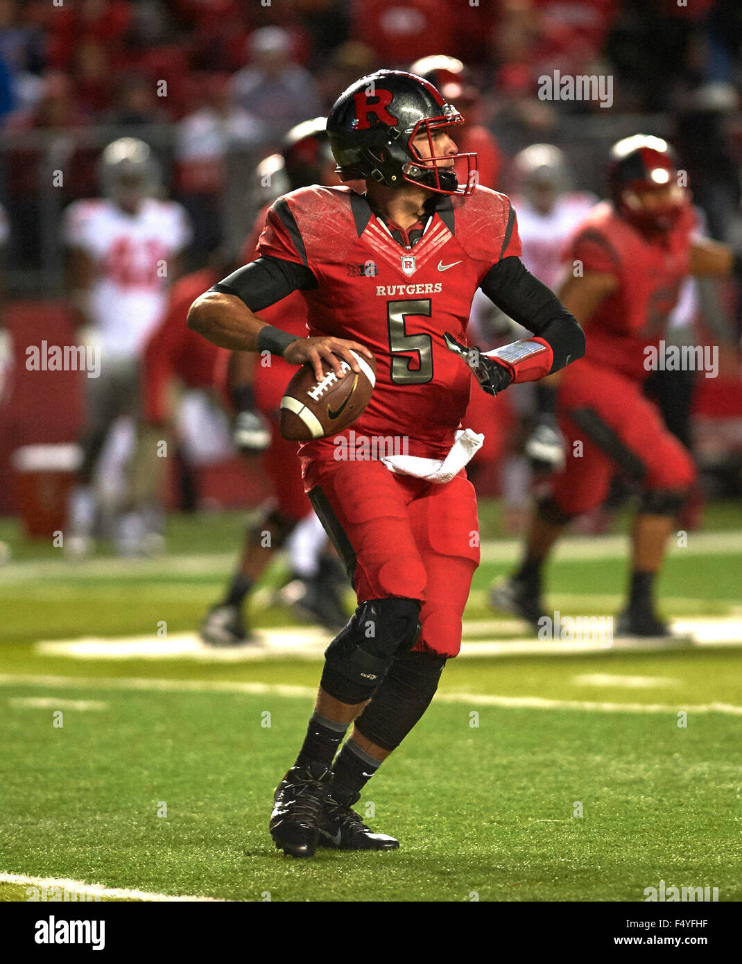Piscataway, New Jersey, USA. 24th Oct, 2015. Rutgers quarterback Chris ...