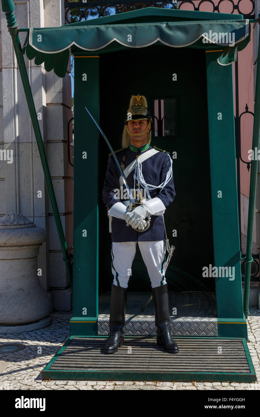 Army sentry guard hi-res stock photography and images - Alamy
