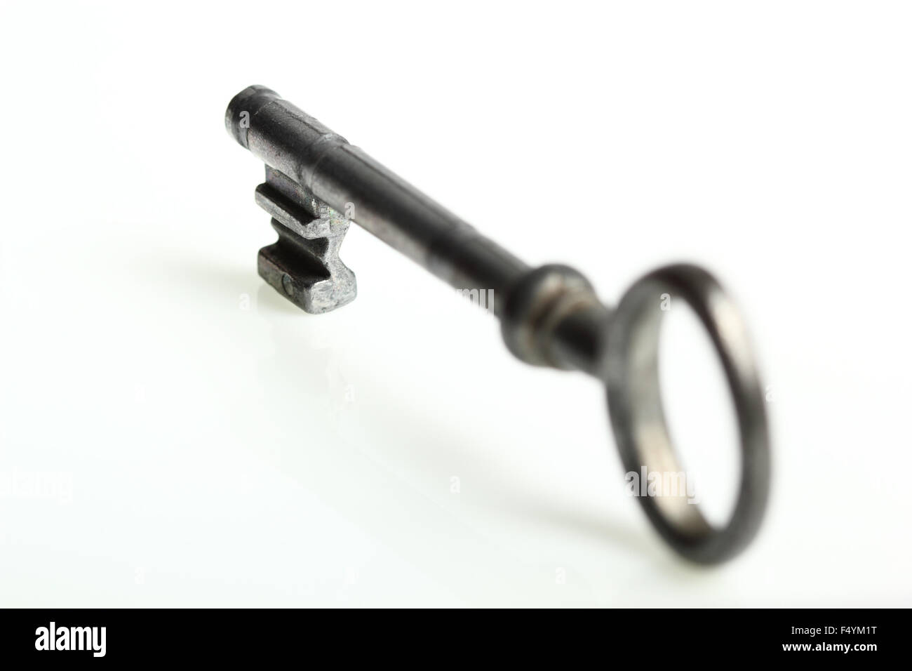 Old skeleton key hi-res stock photography and images - Alamy