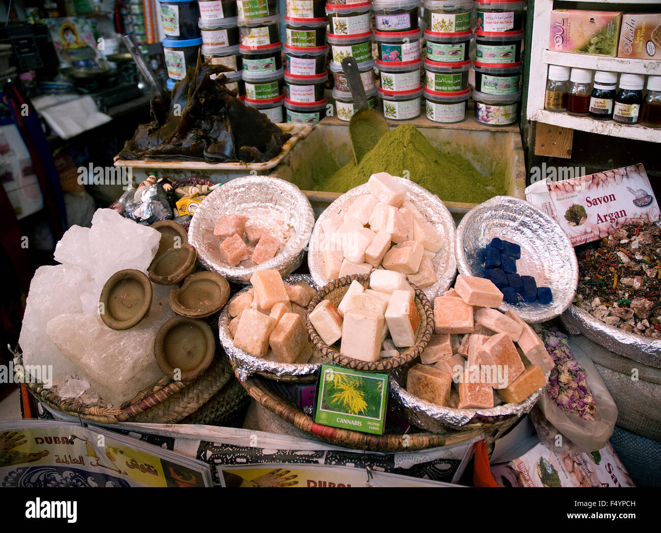 Spice stall display Marrakesh souk Stock Photo - Alamy
