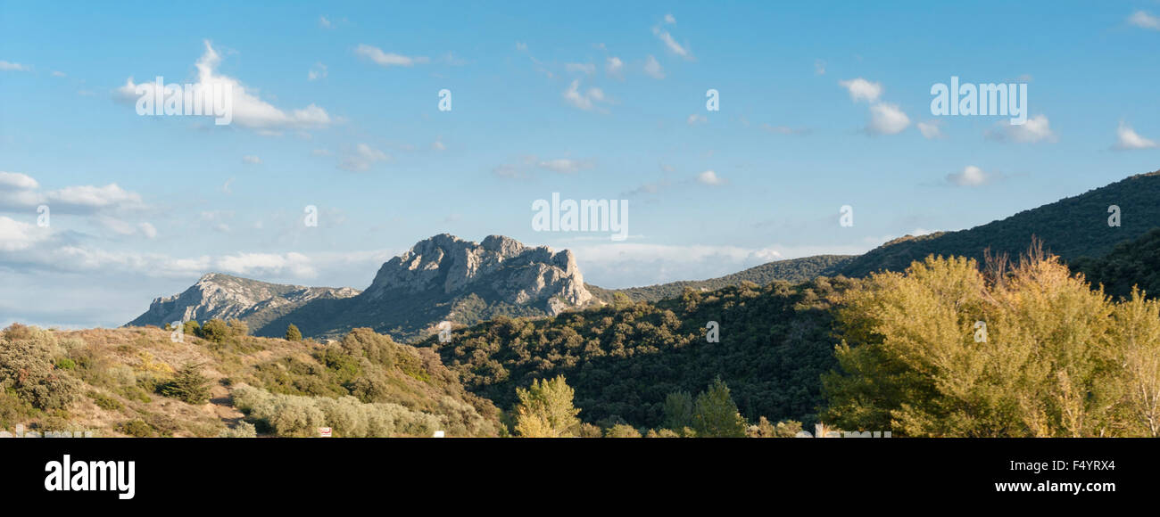 Hill landscap hi-res stock photography and images - Alamy