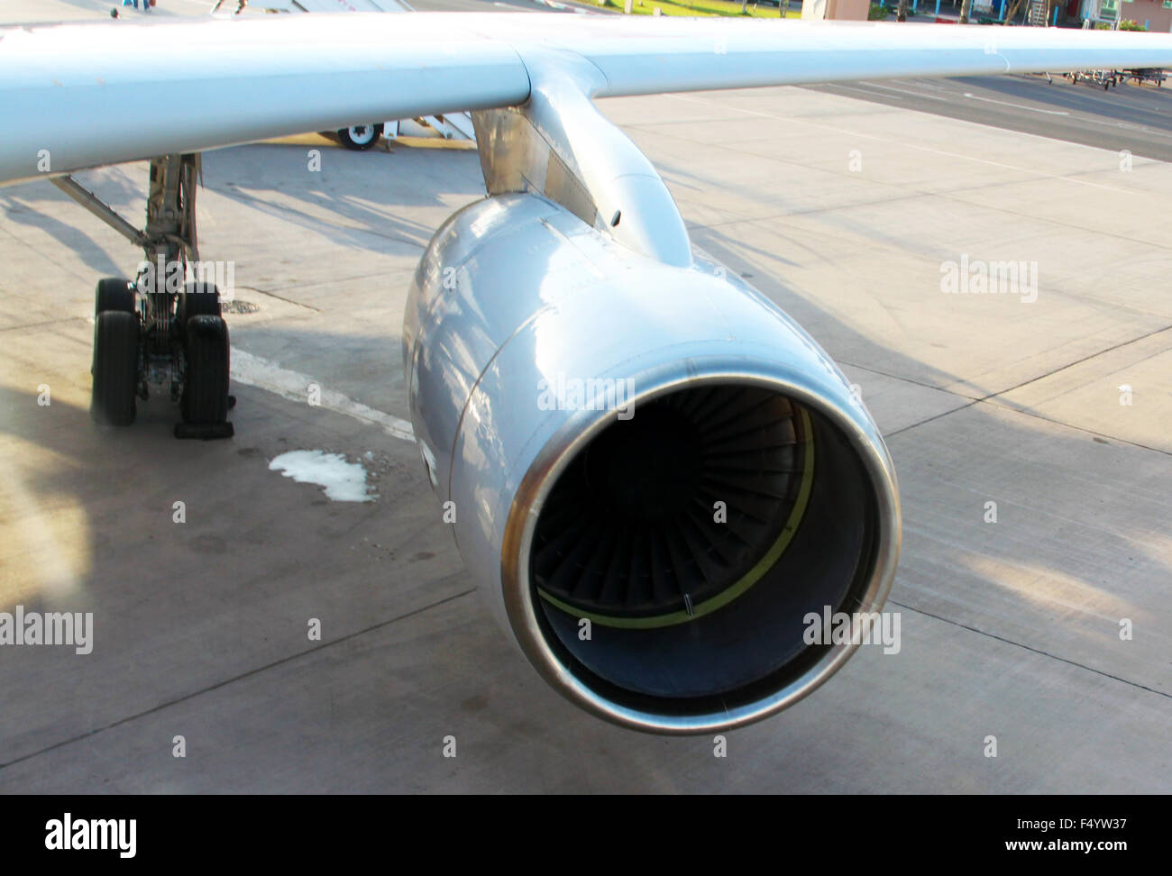 Aircraft wing with a turbine Stock Photo - Alamy