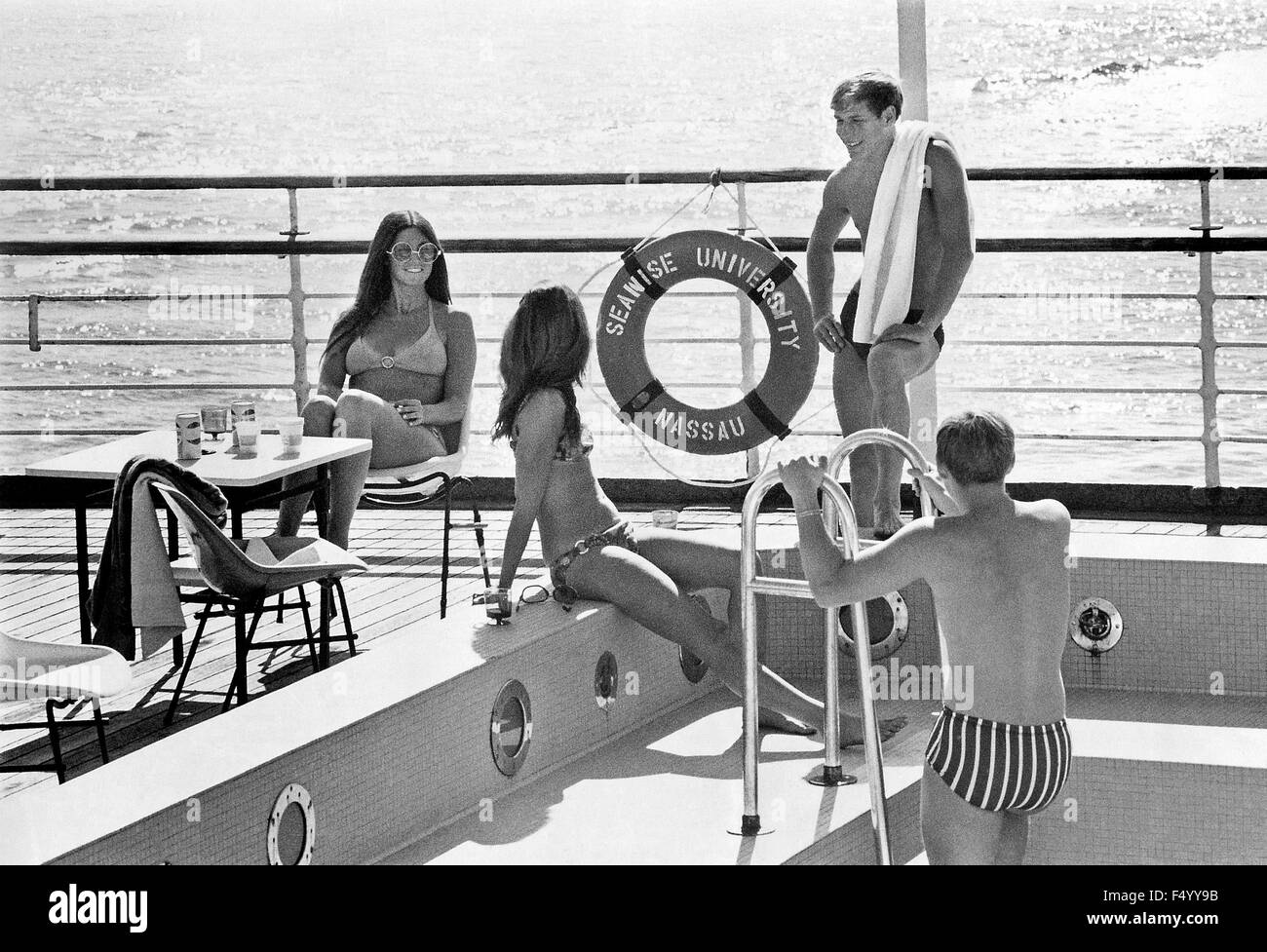 Publicity photos Black and White Stock Photos & Images - Alamy