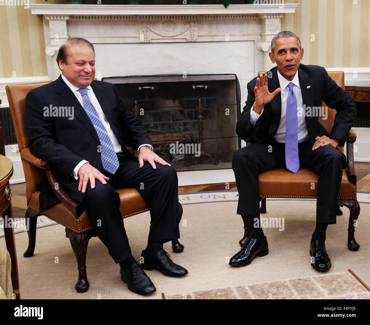 United States President Barack Obama (R) holds a bilateral meeting with ...