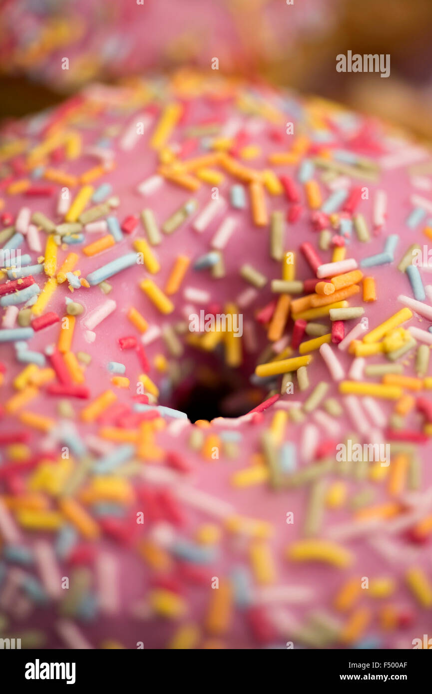 Pink iced cake hi-res stock photography and images - Alamy