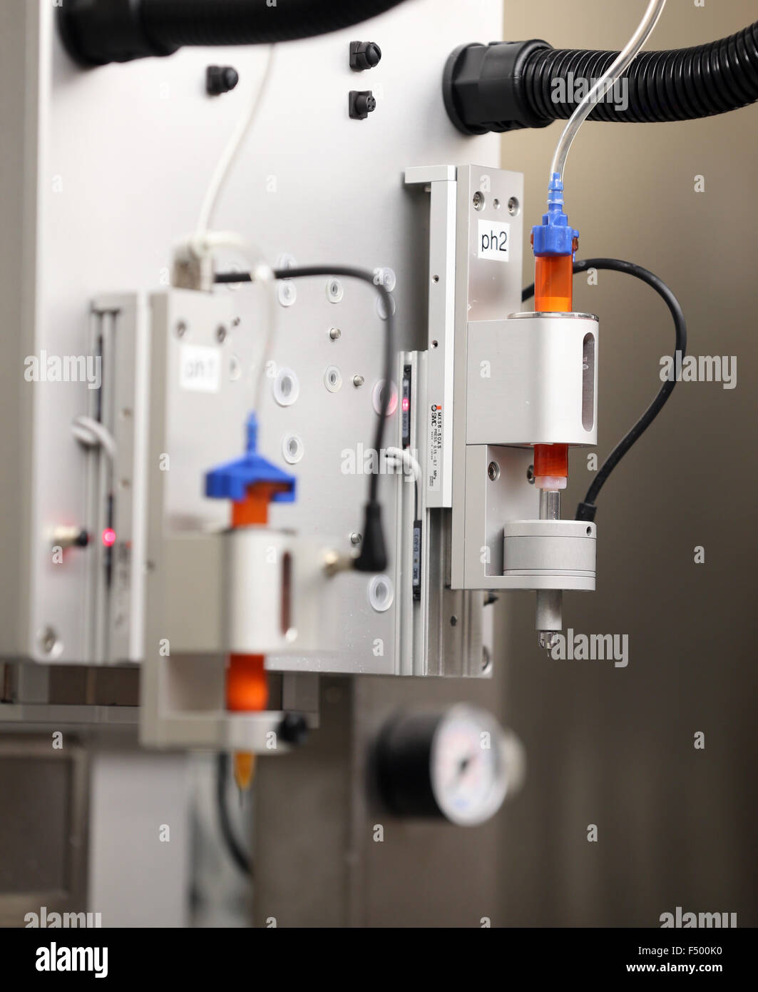 Biomedical engineering hi-res stock photography and images - Alamy