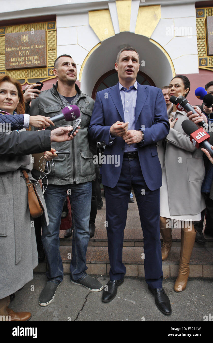 Kiev, Ukraine. 25th Oct, 2015. Kyiv Mayor and former heavyweight boxer ...