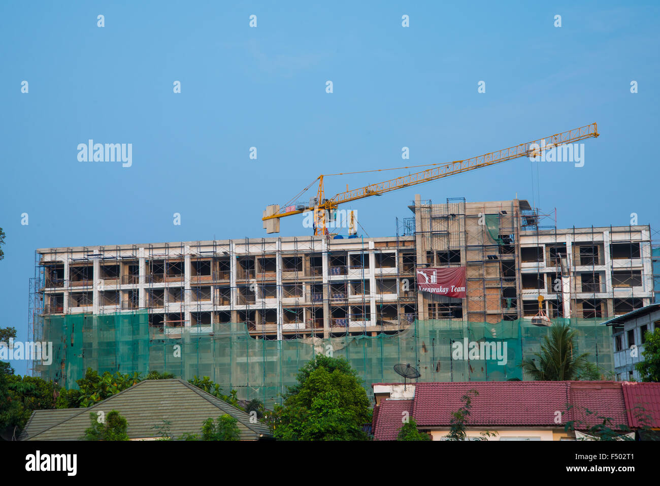 Derrick used in construction tall hi-res stock photography and images ...