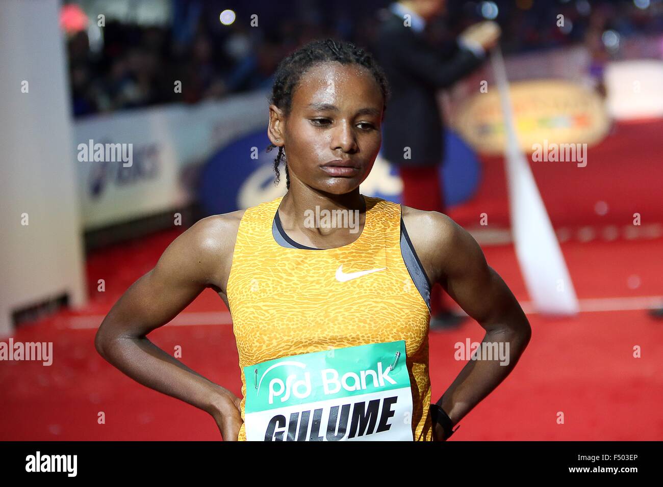 Gulume tollesa chala finish marathon hi-res stock photography and ...