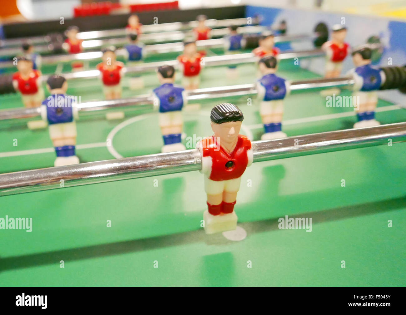 Pinball machine child hi-res stock photography and images - Alamy