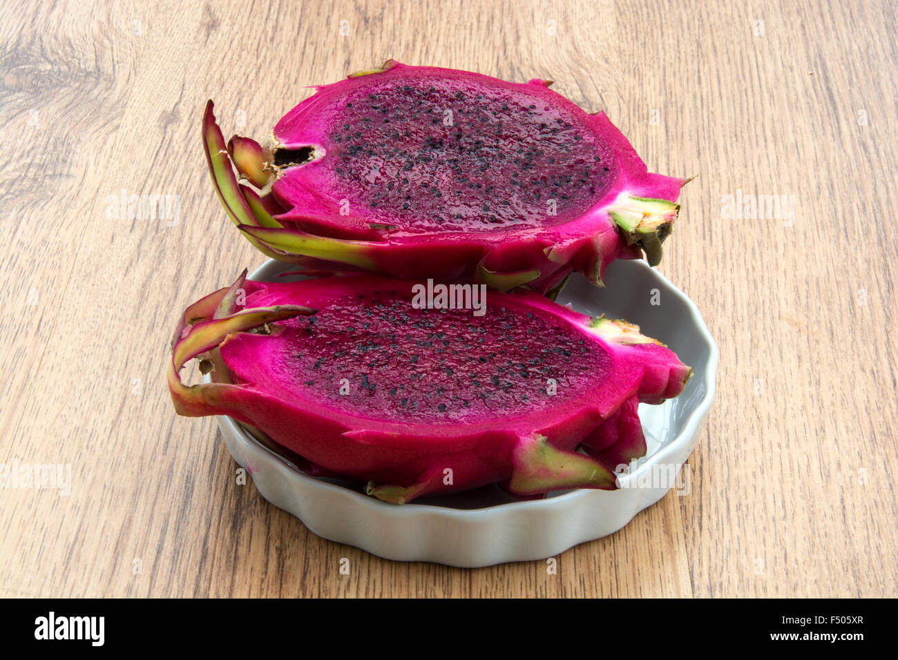 Dragon fruit cut open Stock Photo - Alamy