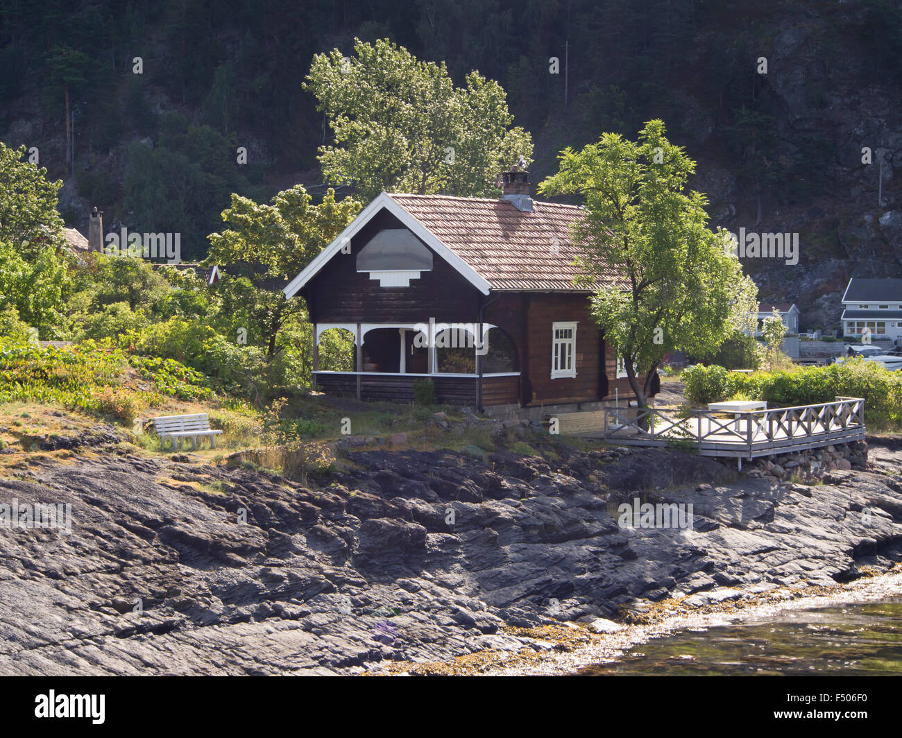 Timber cabin hi-res stock photography and images - Alamy