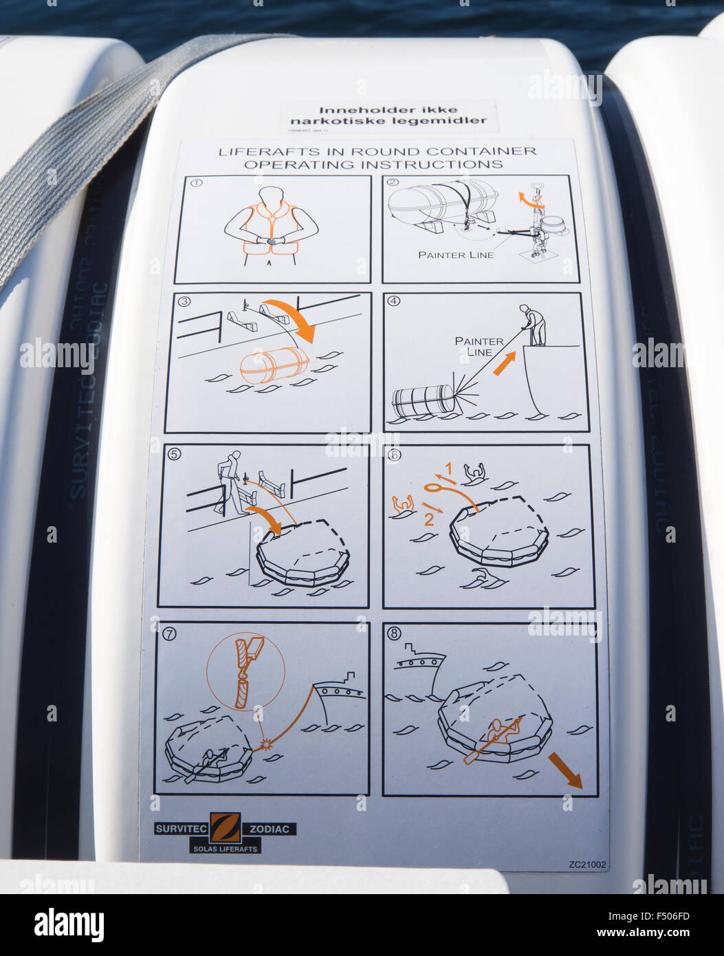 Life raft hi-res stock photography and images - Alamy