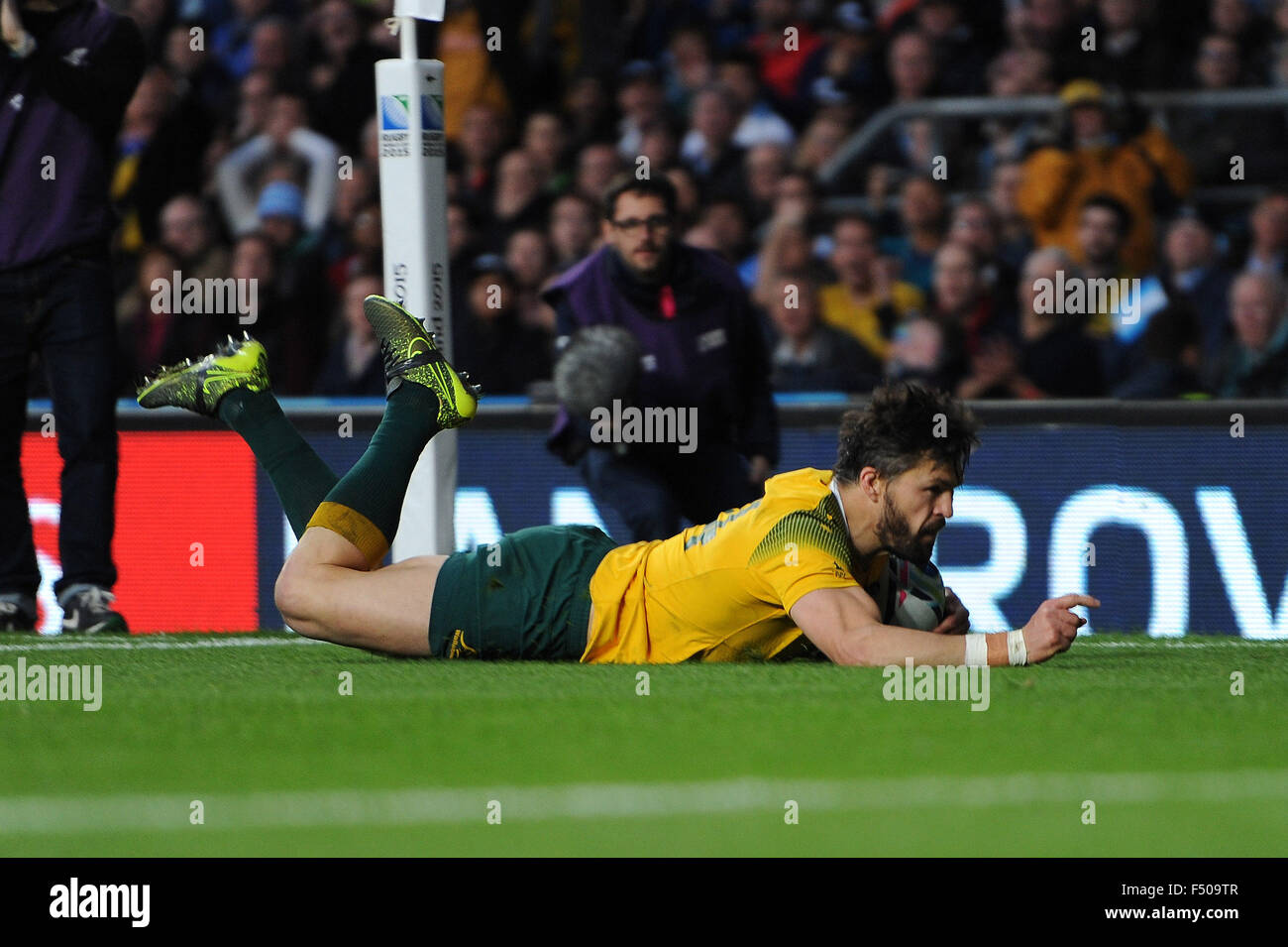 Adam ashley cooper hi-res stock photography and images - Alamy