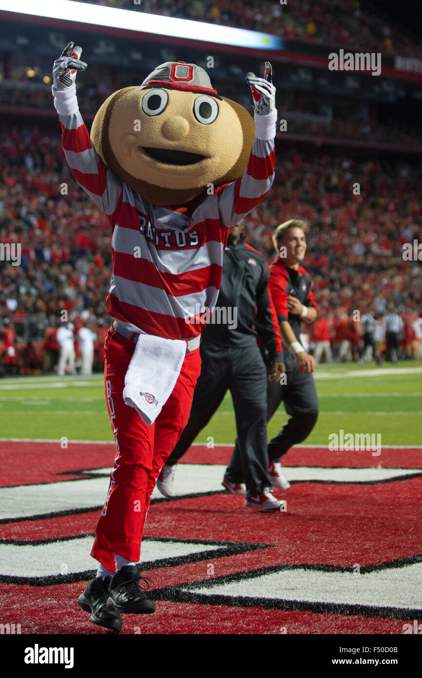 October 24, 2015: Ohio State Buckeyes mascot Brutus is in action during ...