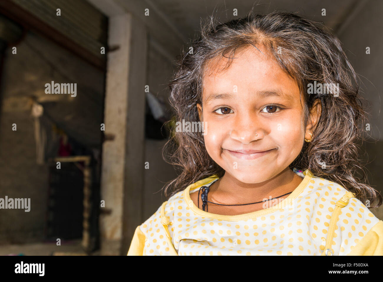 Poor poverty girl abandoned hi-res stock photography and images - Alamy