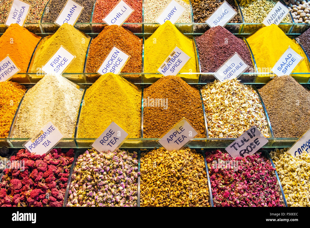 Spices market hi-res stock photography and images - Alamy