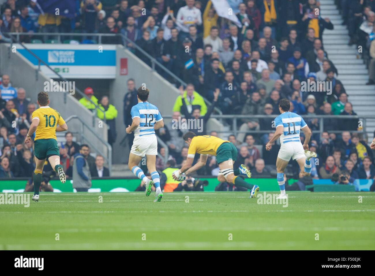 Semi lock hi-res stock photography and images - Alamy