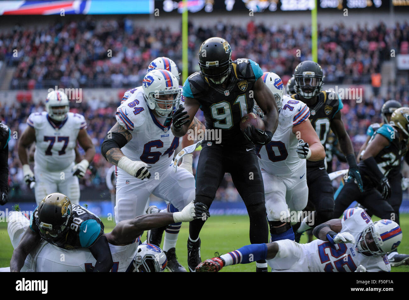 Buffalo bills defensive end chris hi-res stock photography and images ...