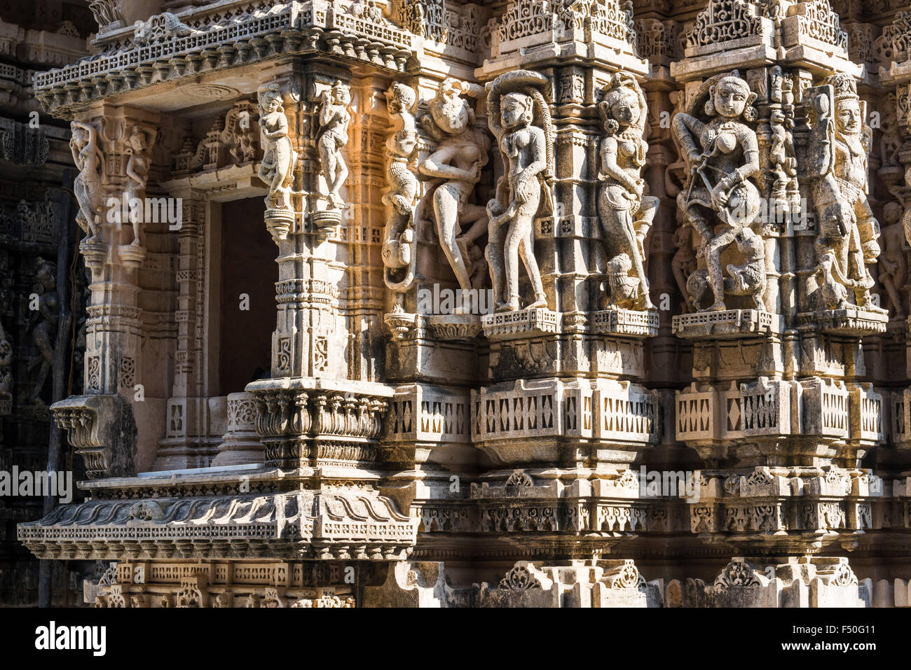 The sacred site of Shatrunjaya contains more than 850 temples on top of ...