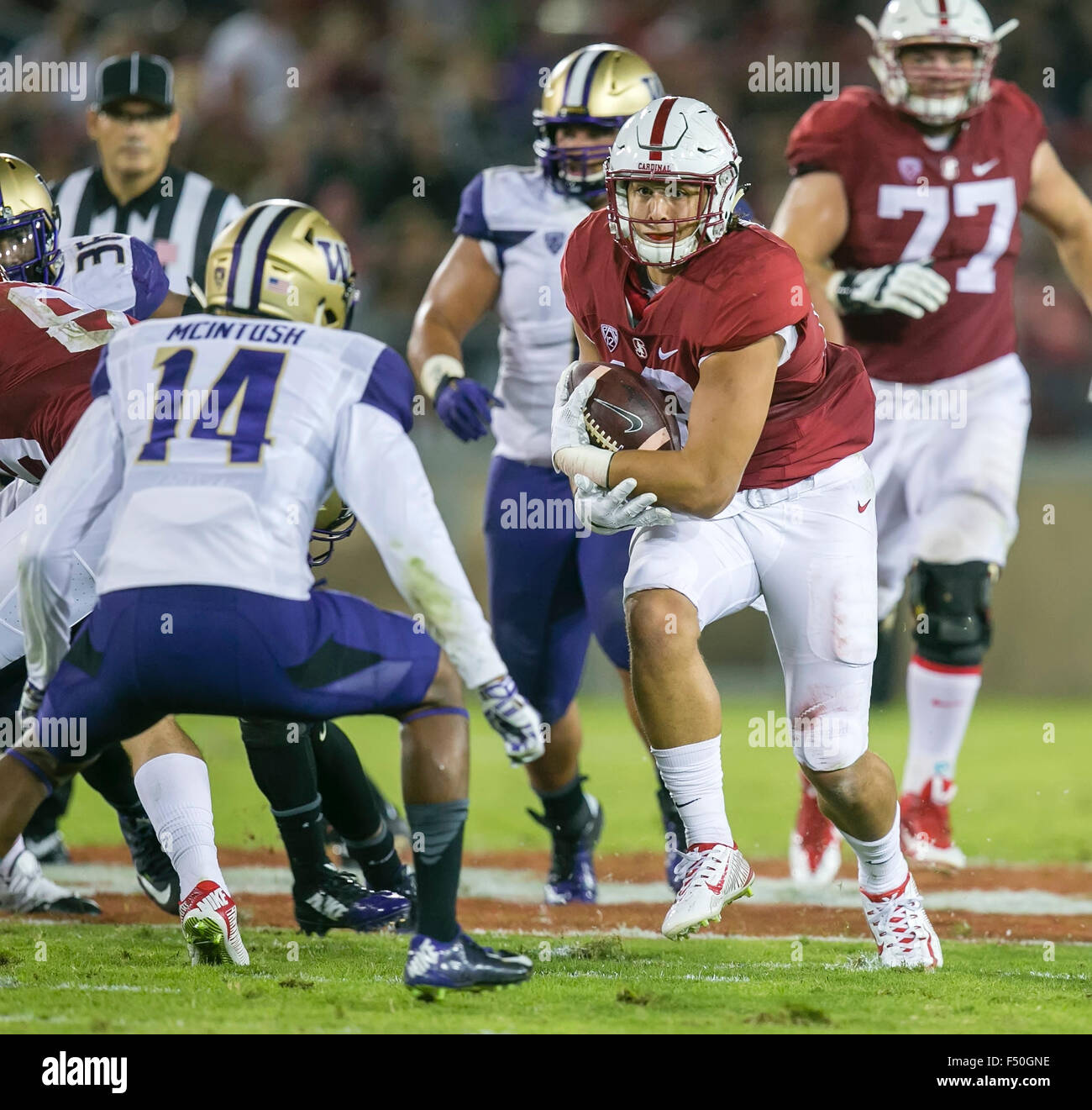 Palo Alto, CA. 24th Oct, 2015. Stanford Cardinal tight end Austin ...