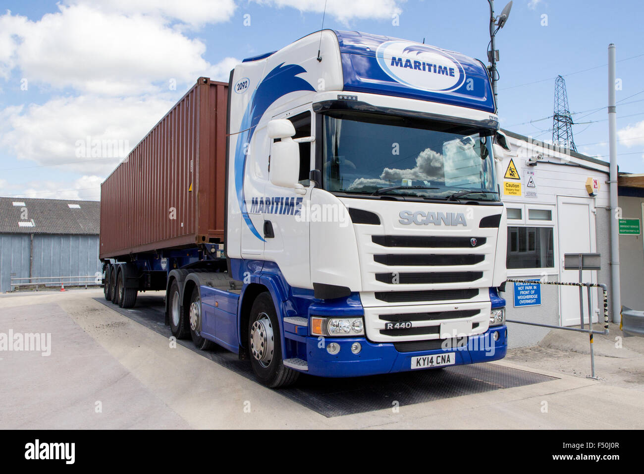 Shipping container lorry on a weigh-bridge Stock Photo: 89139255 - Alamy