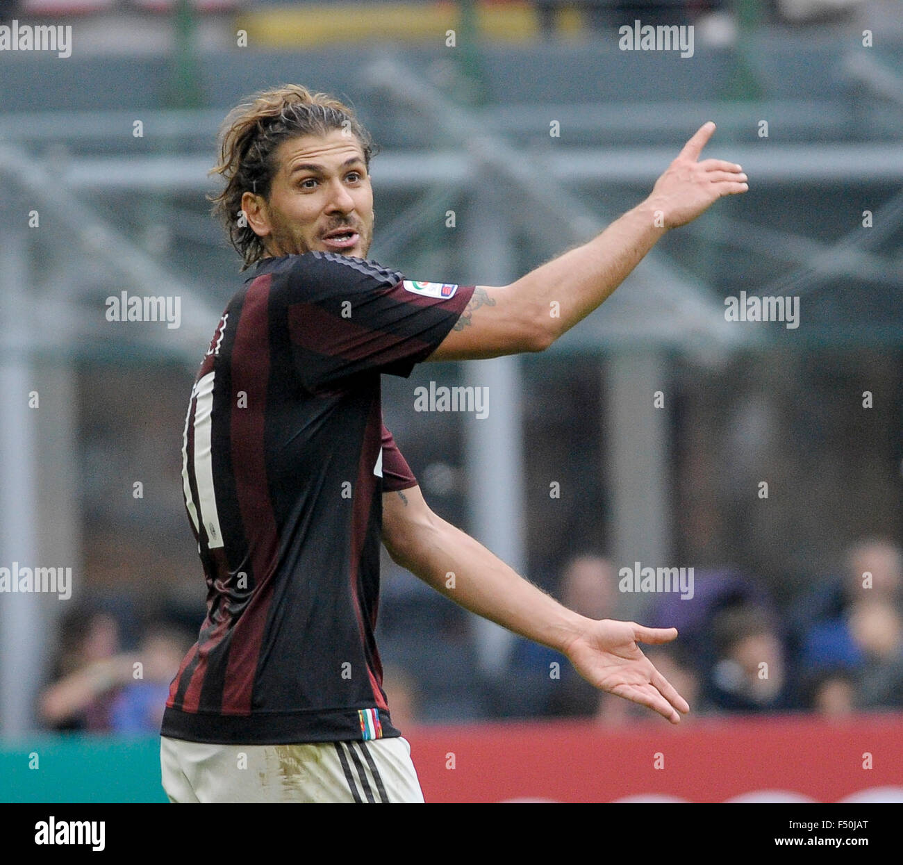 Ac milan gestures hi-res stock photography and images - Alamy