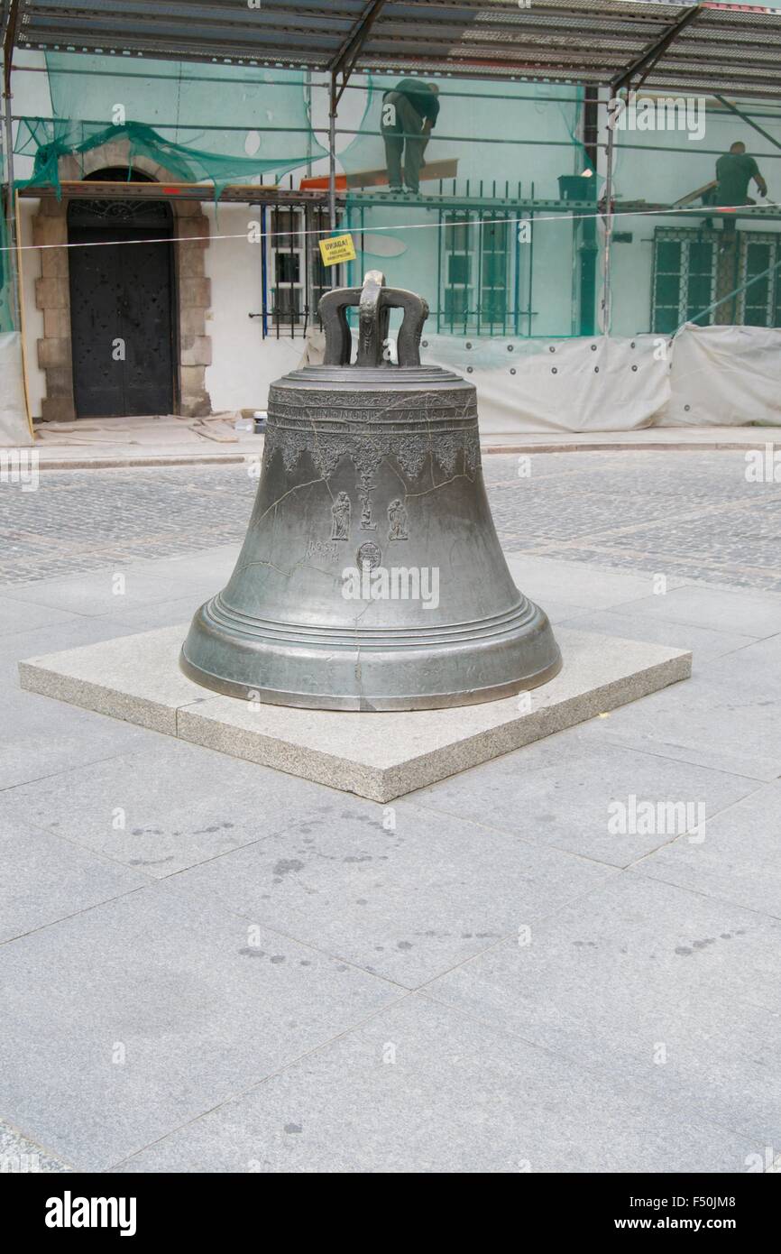 Very large bell hi-res stock photography and images - Alamy