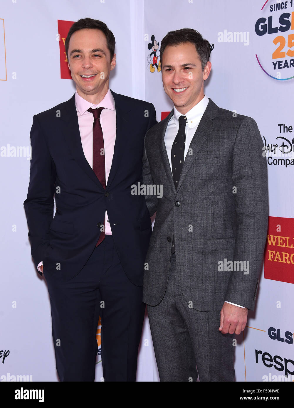 Beverly Hills, California, USA. 23rd Oct, 2015. Jim Parsons & Todd ...