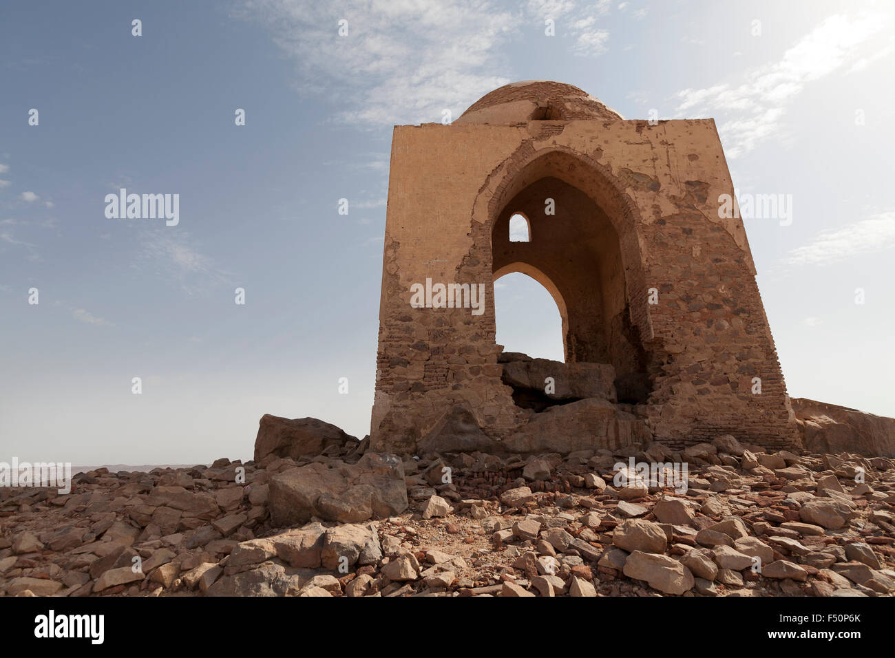 Qubbet el-Hawa – Tomb of the Wind, the domed Muslim Shrine at the ...