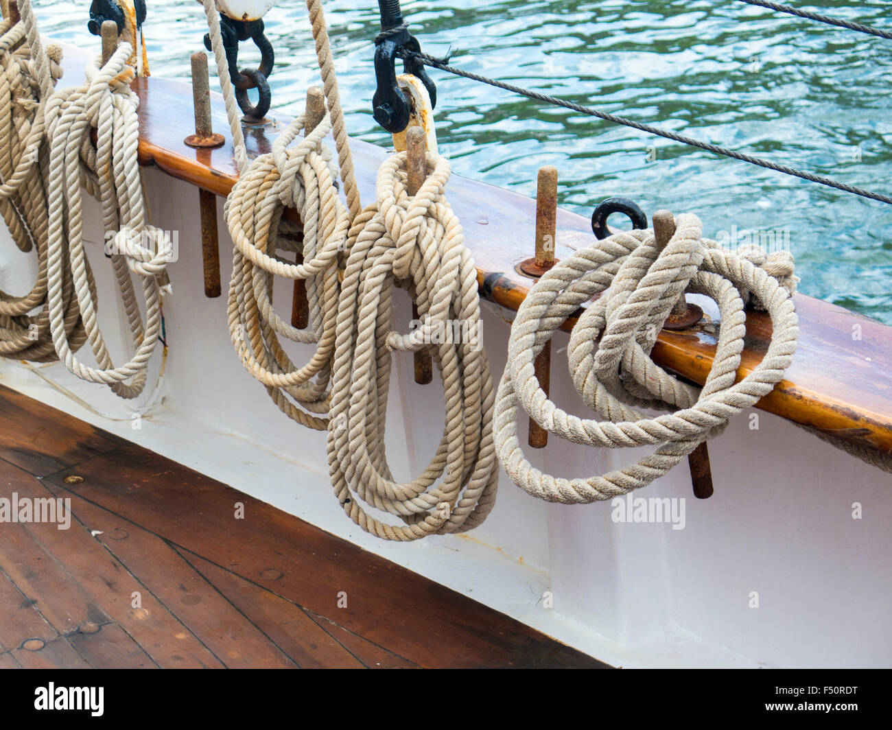 Ship's rigging on the sailing ship Stock Photo - Alamy