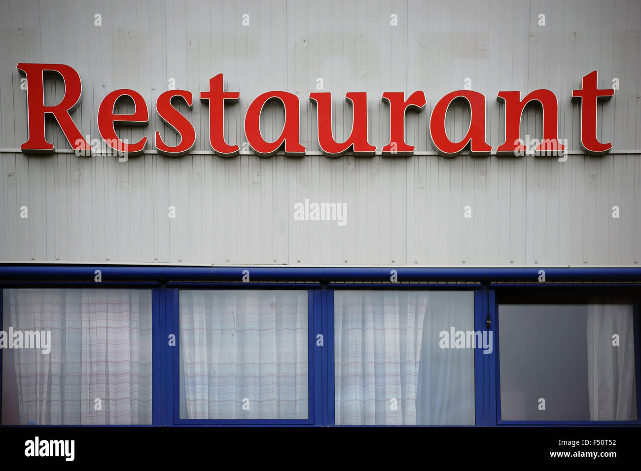 Restaurant row commercial hi-res stock photography and images - Alamy