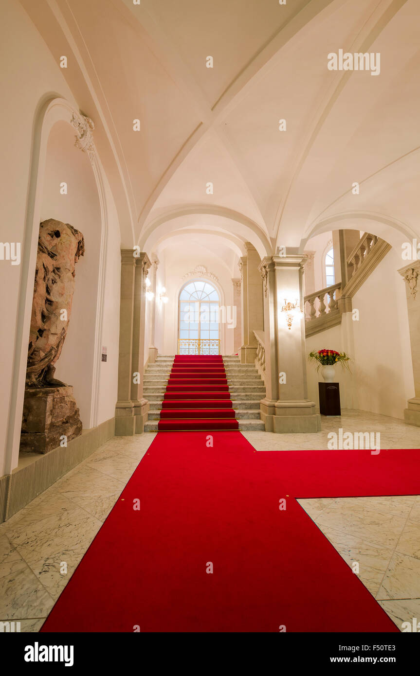 English stairway hi-res stock photography and images - Alamy