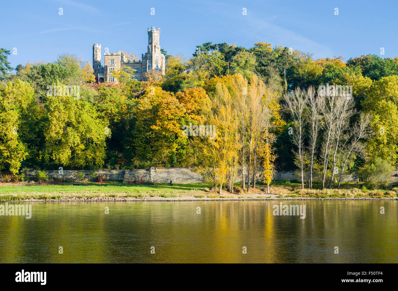 The castle Lingner Castle overlooking the valley Elbe, surrounded by ...