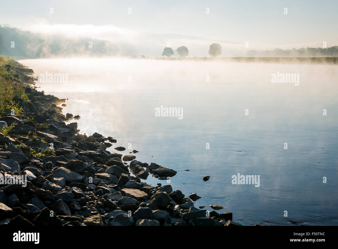 City fog water hi-res stock photography and images - Alamy