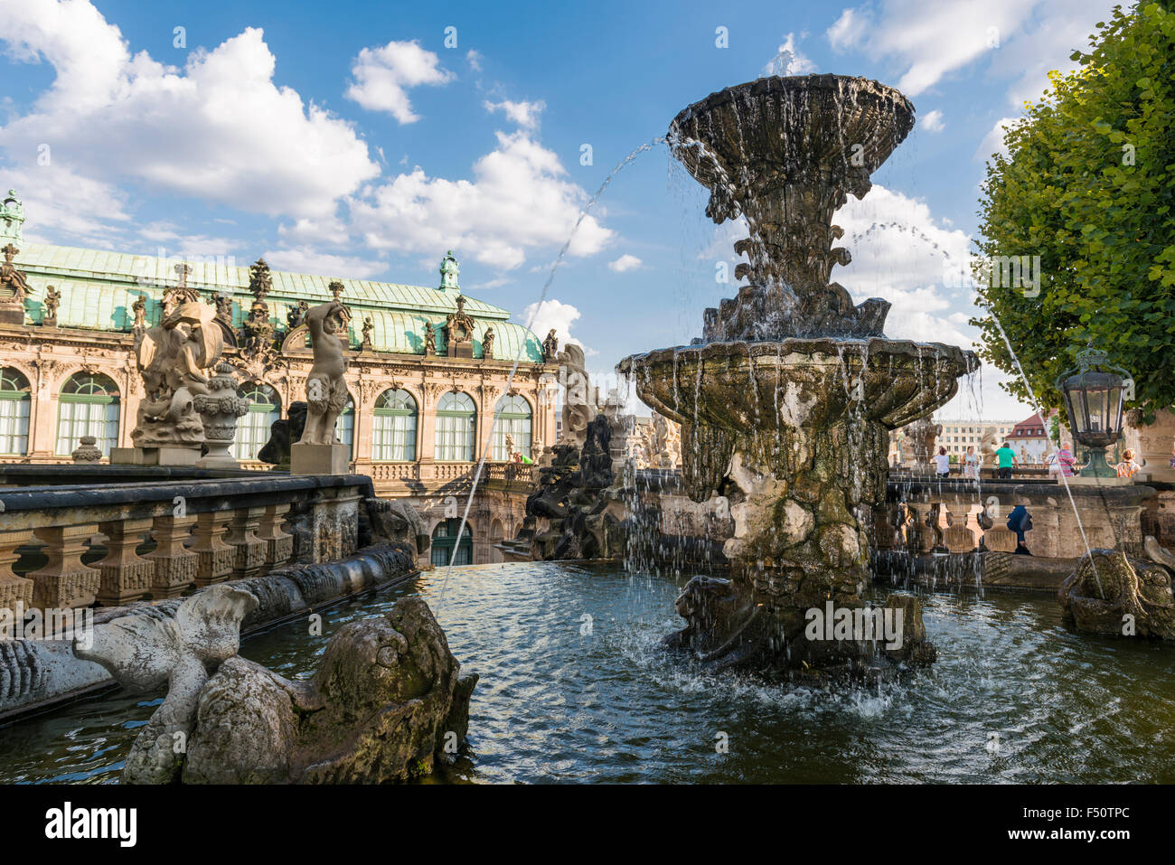 Baroque fountains hi-res stock photography and images - Alamy