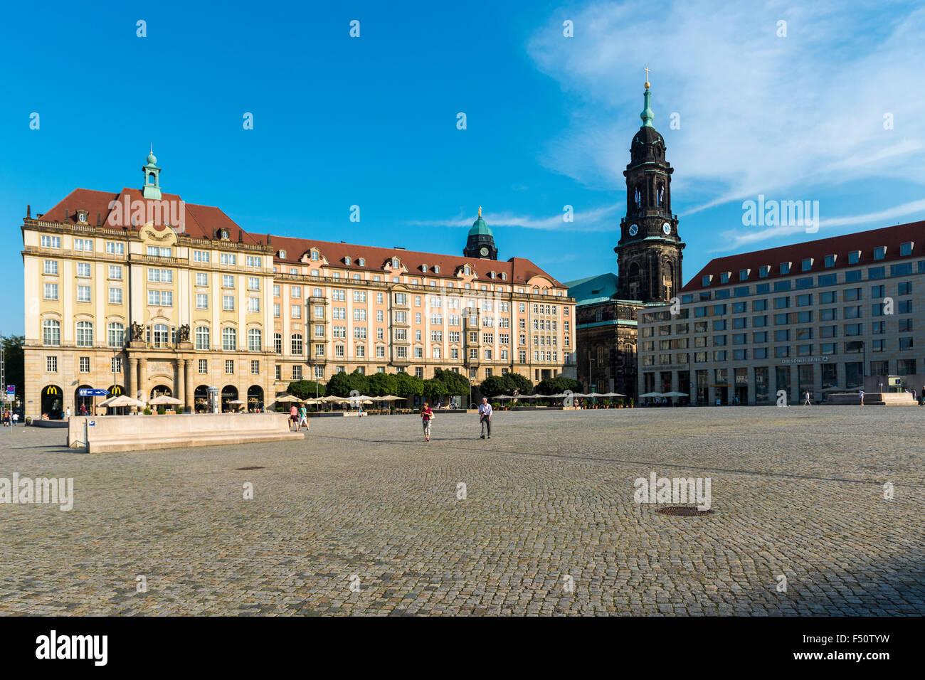Cruciform building hi-res stock photography and images - Alamy