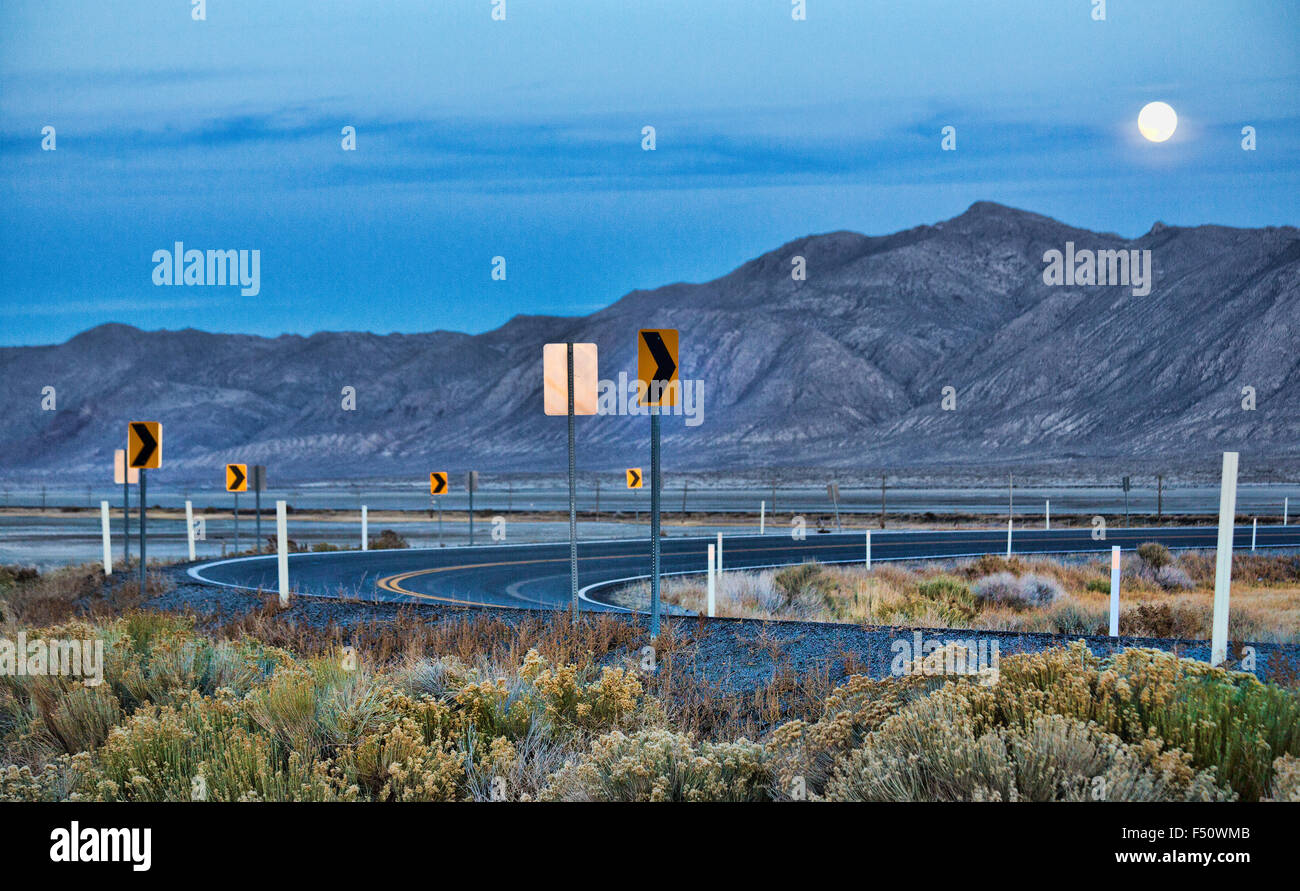 Road signs in the desert hi-res stock photography and images - Alamy