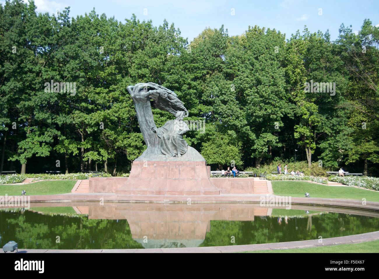 Lazienki park Chopin Frederik memorial monument Stock Photo - Alamy