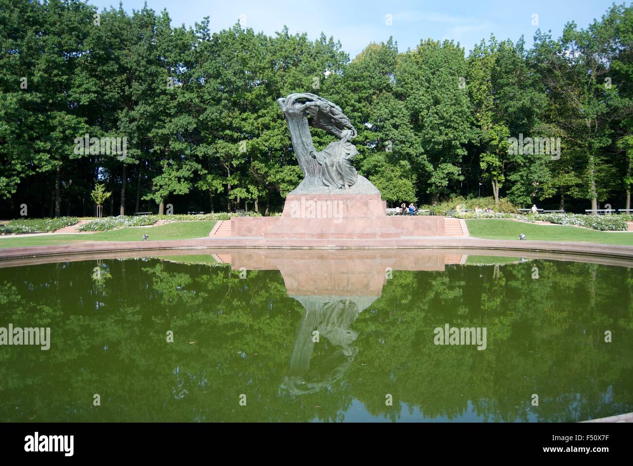 Lazienki park Chopin Frederik memorial monument Stock Photo - Alamy
