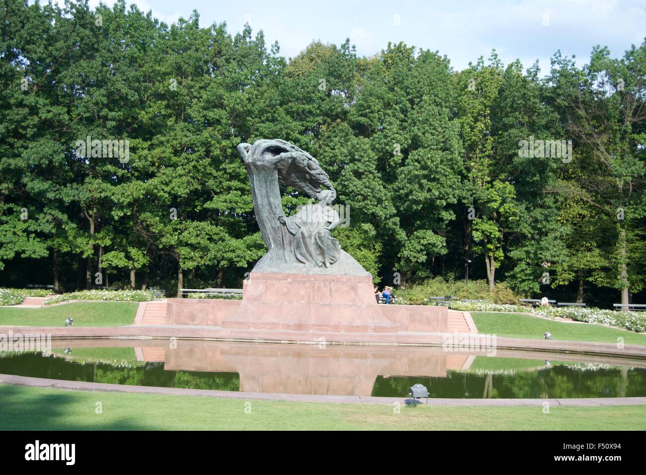 Lazienki park Chopin Frederik memorial monument Stock Photo - Alamy