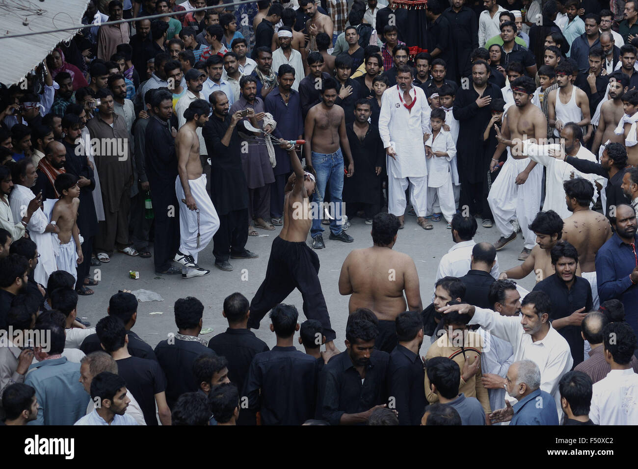 Lahore, Pakistan. 24th Oct, 2015. (EDITORS NOTE: Image contains graphic ...