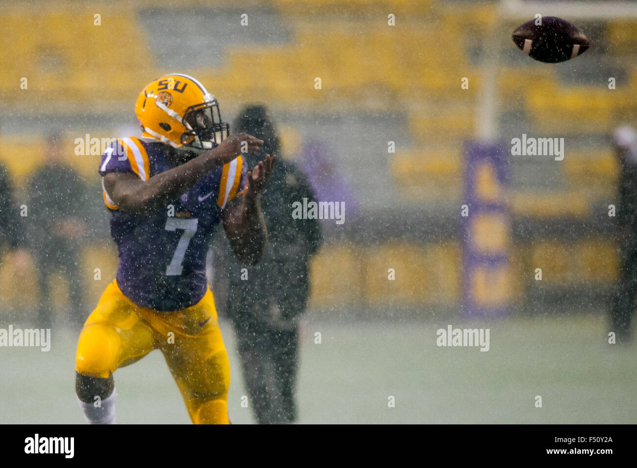 Baton Rouge, LA, USA. 24th Oct, 2015. LSU Tigers running back Leonard ...