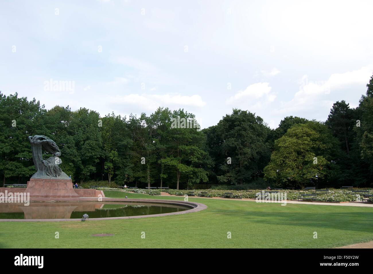 Lazienki park Chopin Frederik memorial monument Stock Photo - Alamy