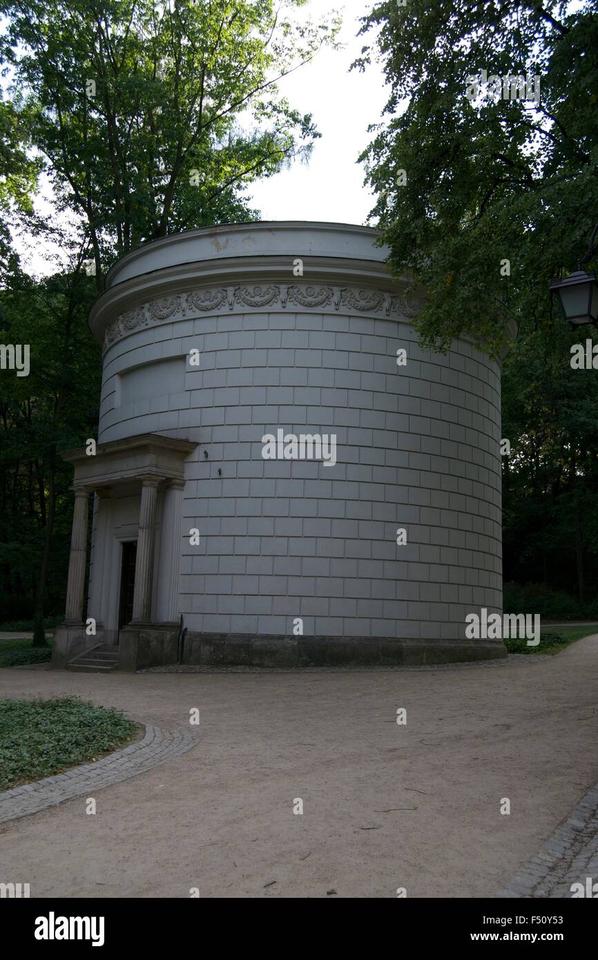 Lazienki park Warsaw tower water monument white Stock Photo - Alamy